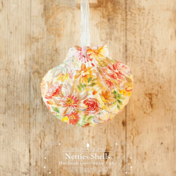 Hanging Flower Decoration on Giant Scallop Shell by Netties | Etsy