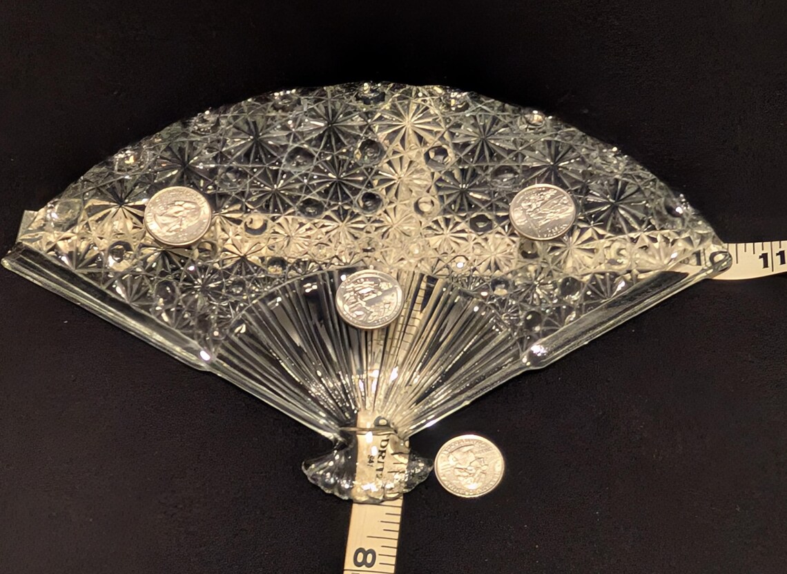 Fenton Clear Fan Shape Plates Embossed Daisy & Button Pattern, Set of 2 ...