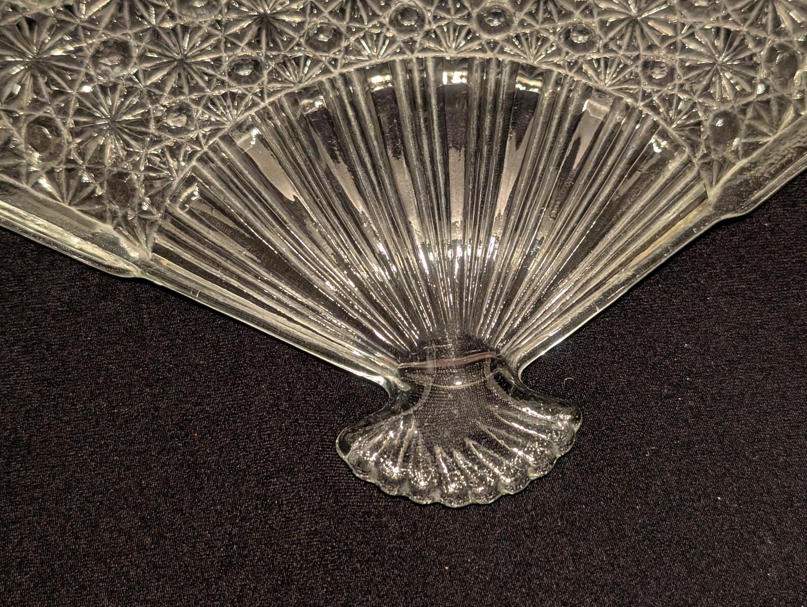 Fenton Clear Fan Shape Plates Embossed Daisy & Button Pattern, Set of 2 ...