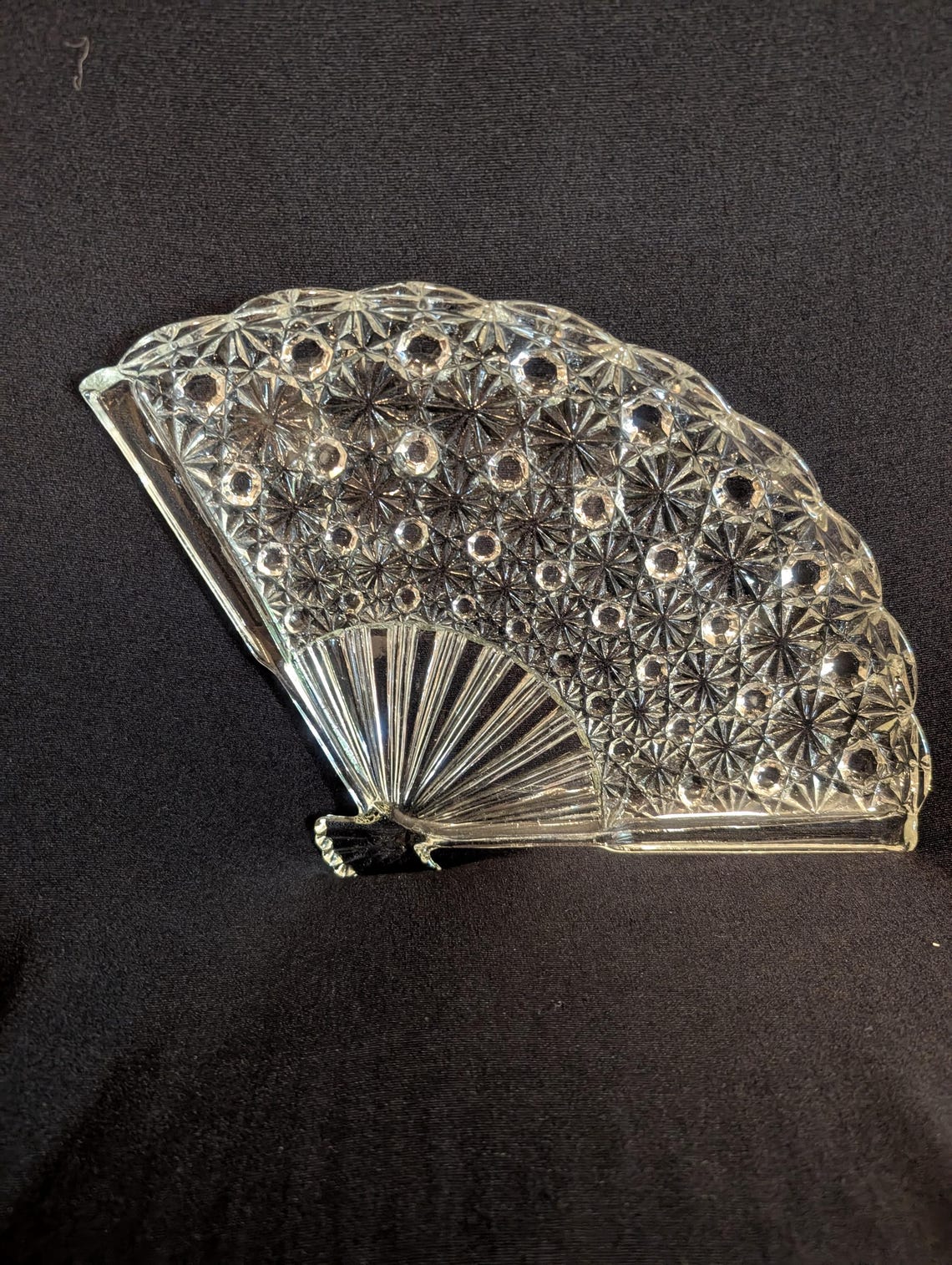 Fenton Clear Fan Shape Plates Embossed Daisy & Button Pattern, Set of 2 ...