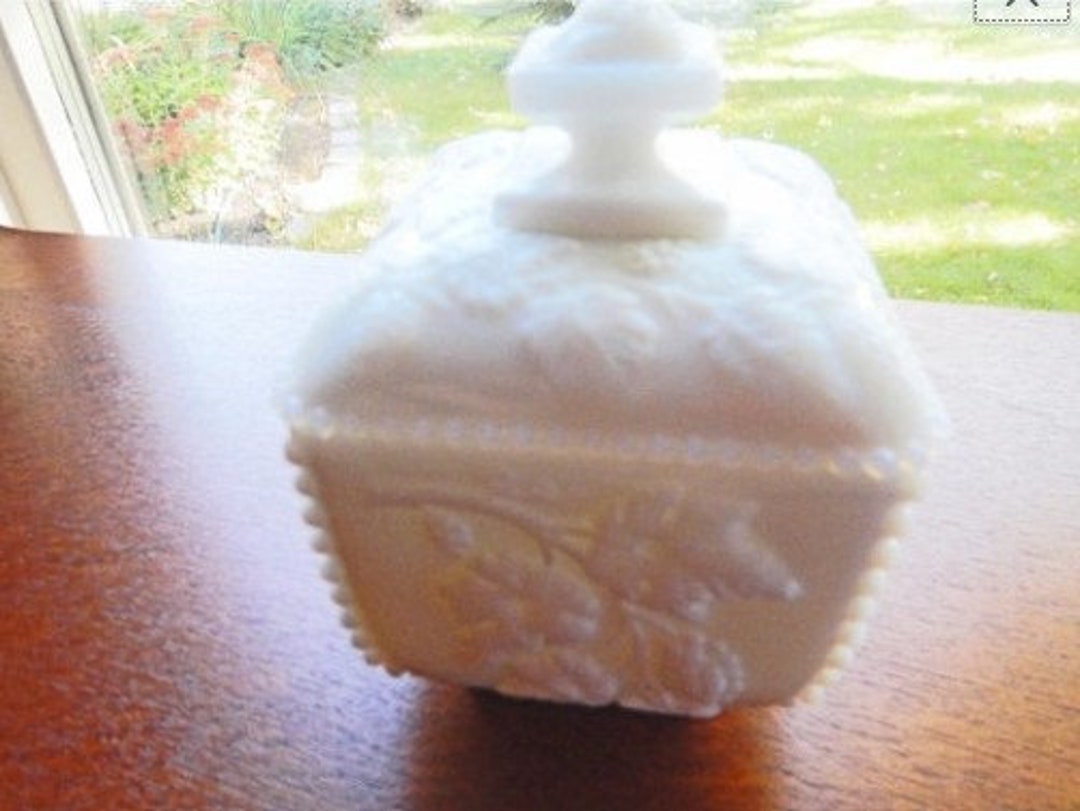 Westmoreland Milk Glass Puff Box Vintage Ring Holder Jam Jar Trinket ...