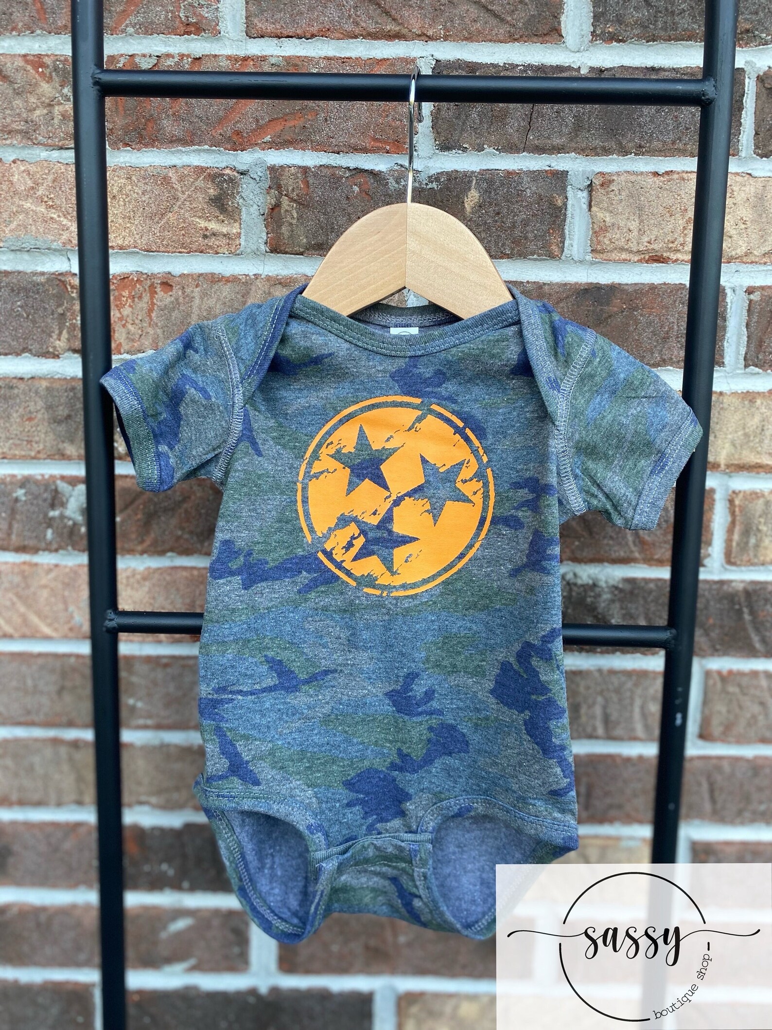 Tennessee Baby Tennessee Vintage Camo Distressed Tristar Baby Body Suit ...