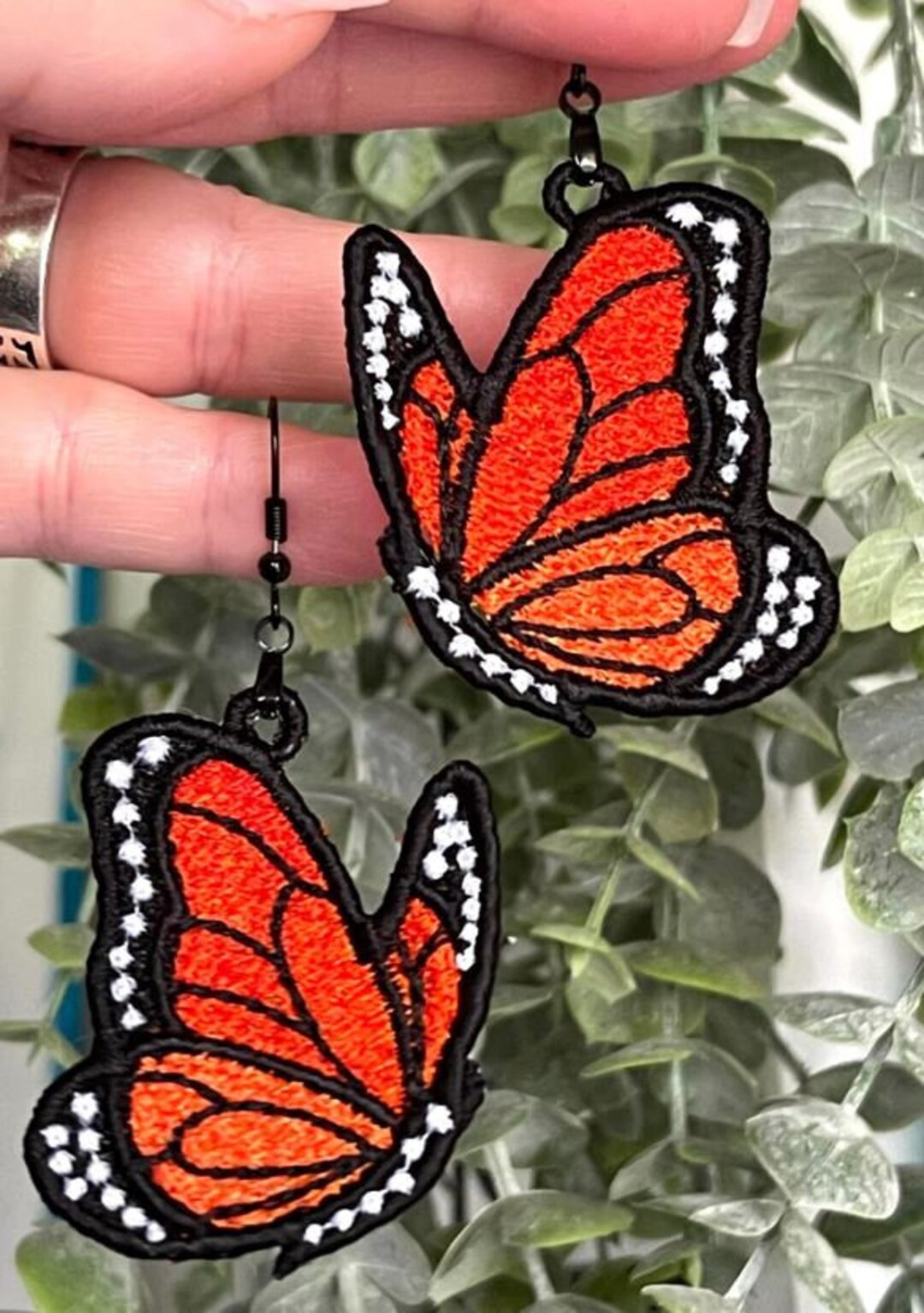 FSL Monarch Butterfly Earrings: Freestanding Lace Embroidery Design ...
