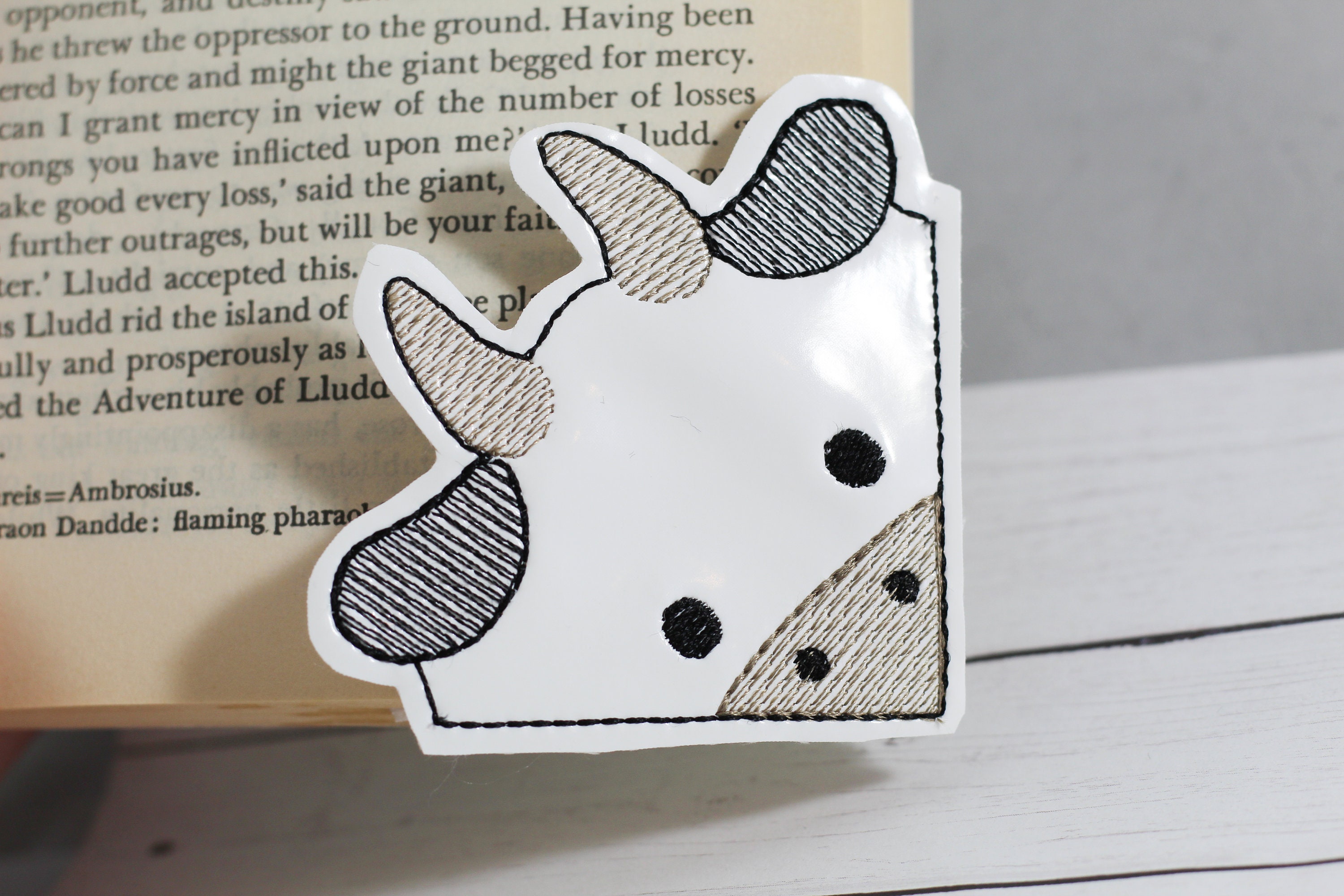 Cow or Bull Corner Bookmark Design - Etsy