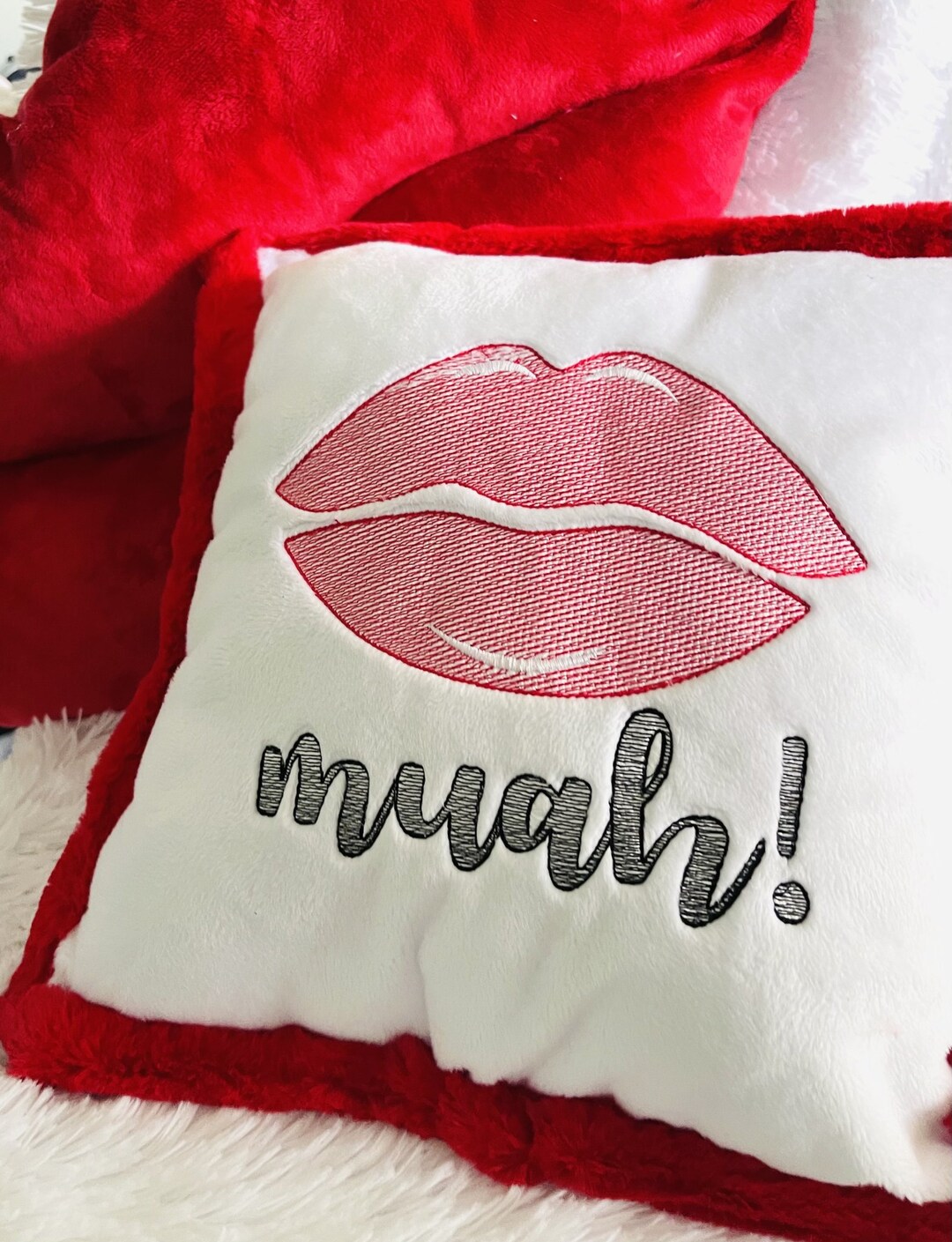 Lips Muah Embroidery Design: Sketch Word Art (digital Download) - Etsy