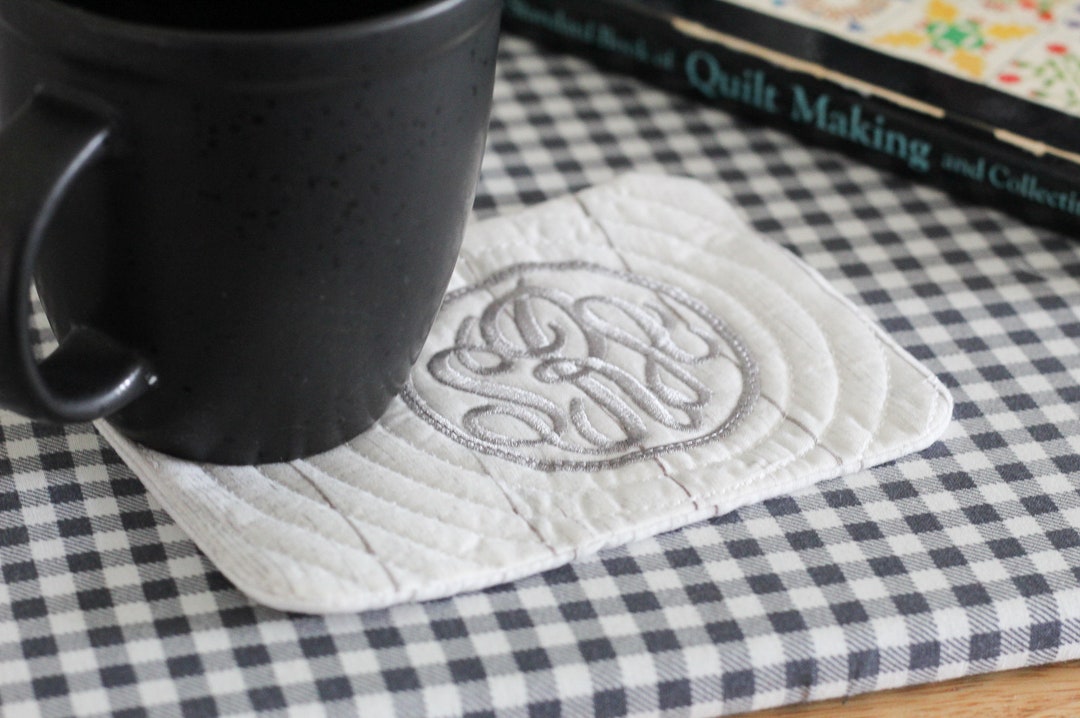 Circle Monogram Frame Mug Rug - in the Hoop Embroidery Design - Digital ...