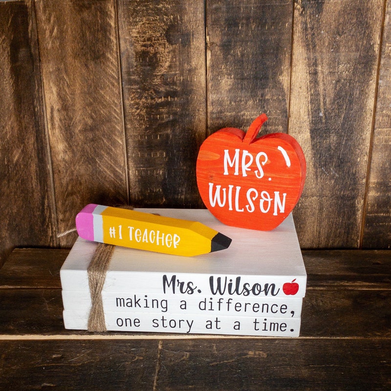 Teacher Book Gift - 60+ Gift Ideas for 2025
