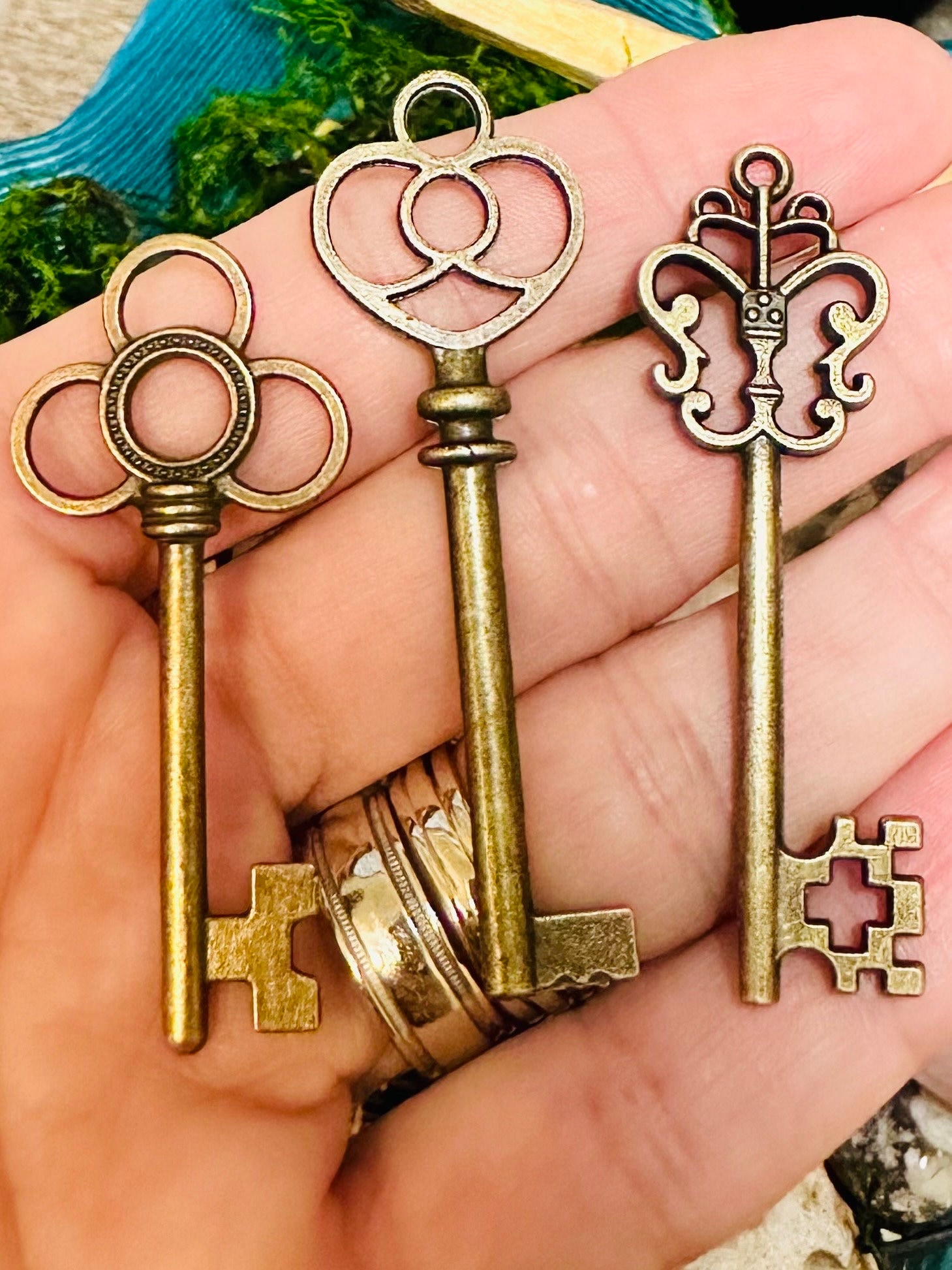 Witch's Vintage Skeleton Keys: Large Handmade Wiccan Altar Keys - Etsy