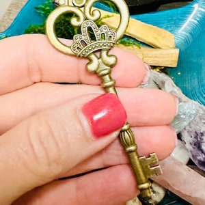 Witch's Vintage Skeleton Keys: Large Handmade Wiccan Altar Keys - Etsy