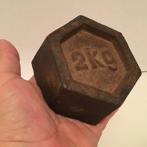 Vintage Solid Iron Weight Scale - Vintage 2KG Weight Old Iron -weight ...