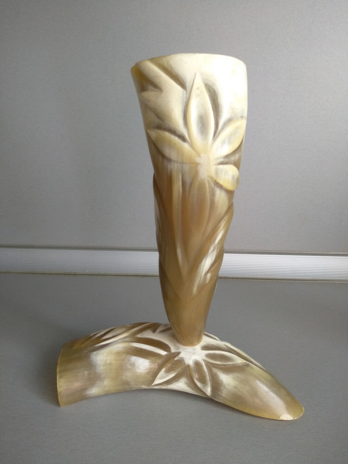 Vintage Horn Figure - Figure of a Horn - Natural Cow Horn - Natural ...