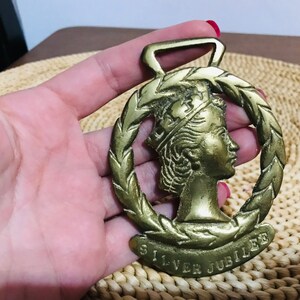 Vintage Queen Elizabeth Horse Brass to Commemorate the Silver Jubilee ...