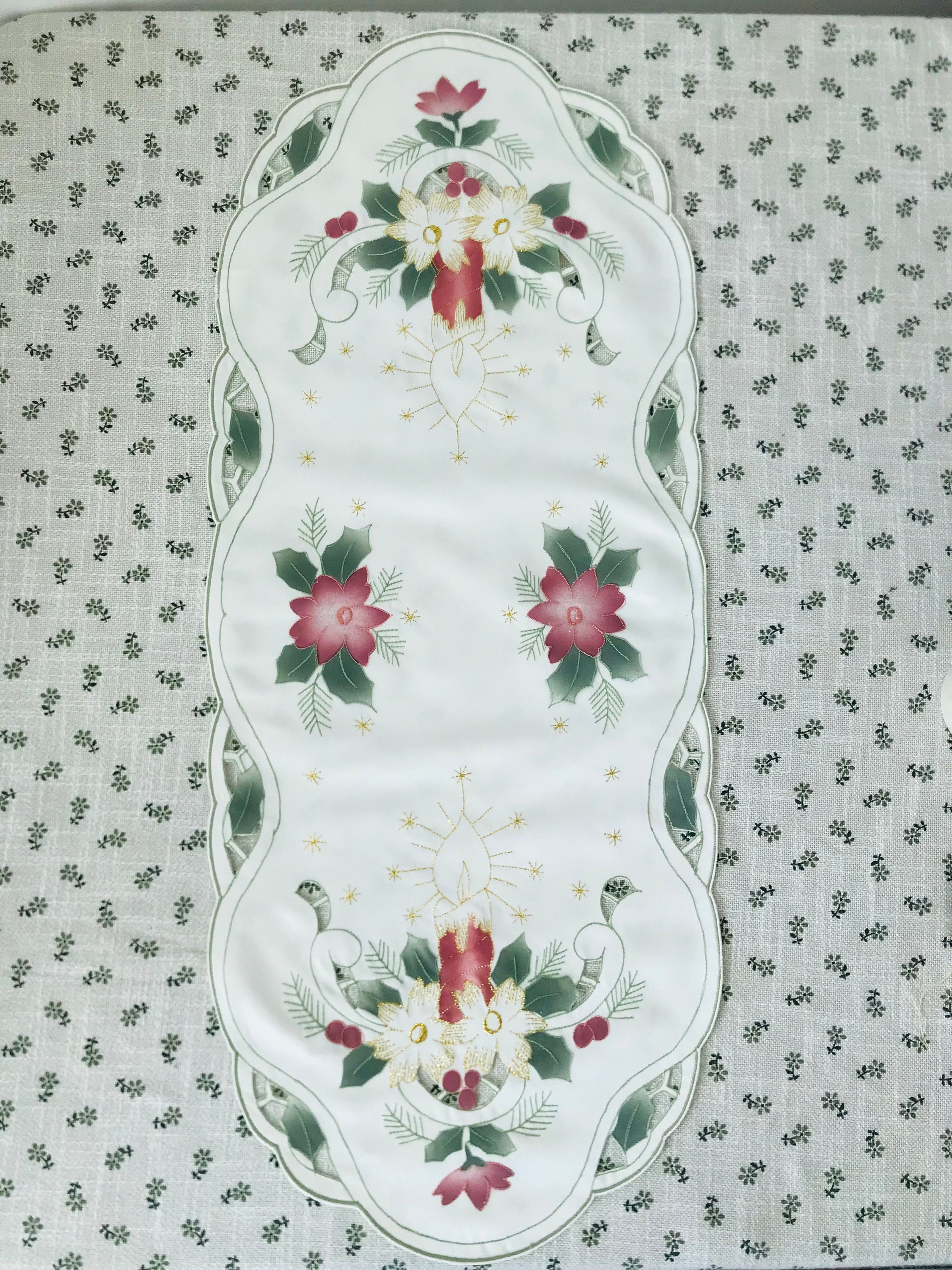 Vintage Cutwork Embroidery Christmas Table Runner - Machine Embroidery ...