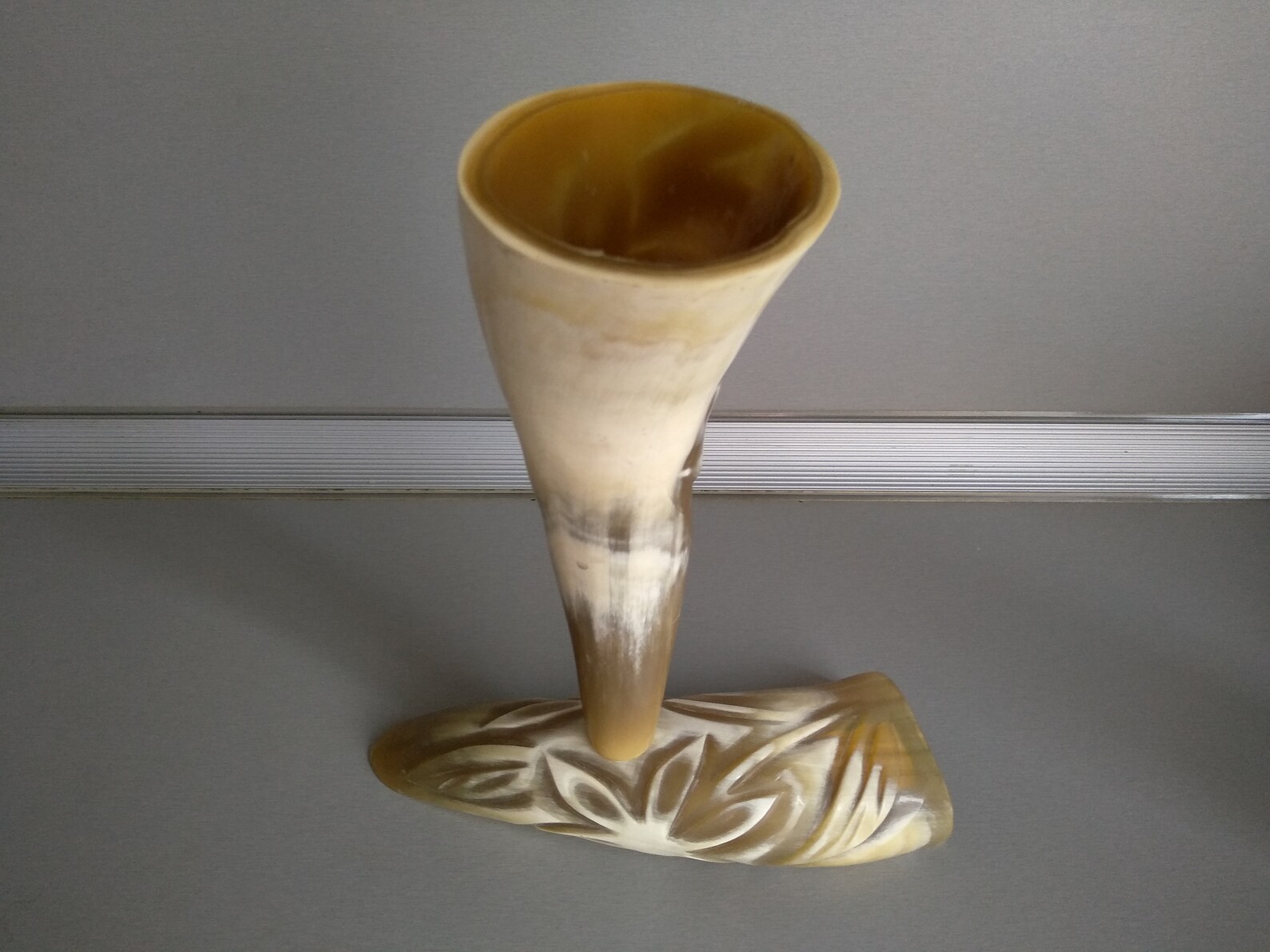 Vintage Horn Figure - Figure of a Horn - Natural Cow Horn - Natural ...