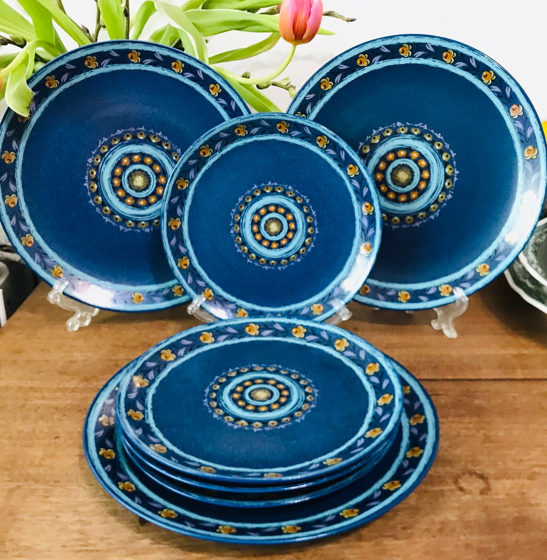 Vintage Set of Blue Plates - Etsy