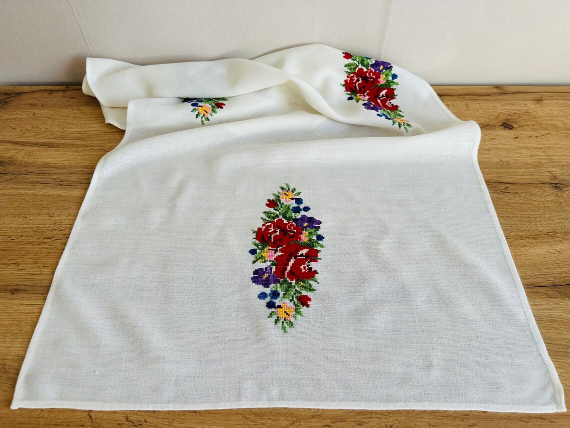 Vintage Hand Embroidered Runner With Flower - Runner With Flowers ...