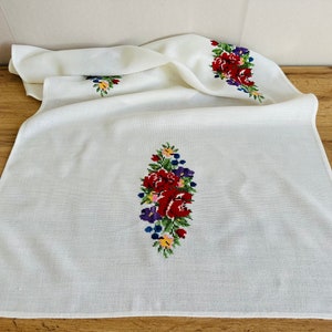 Vintage Hand Embroidered Runner With Flower - Runner With Flowers ...