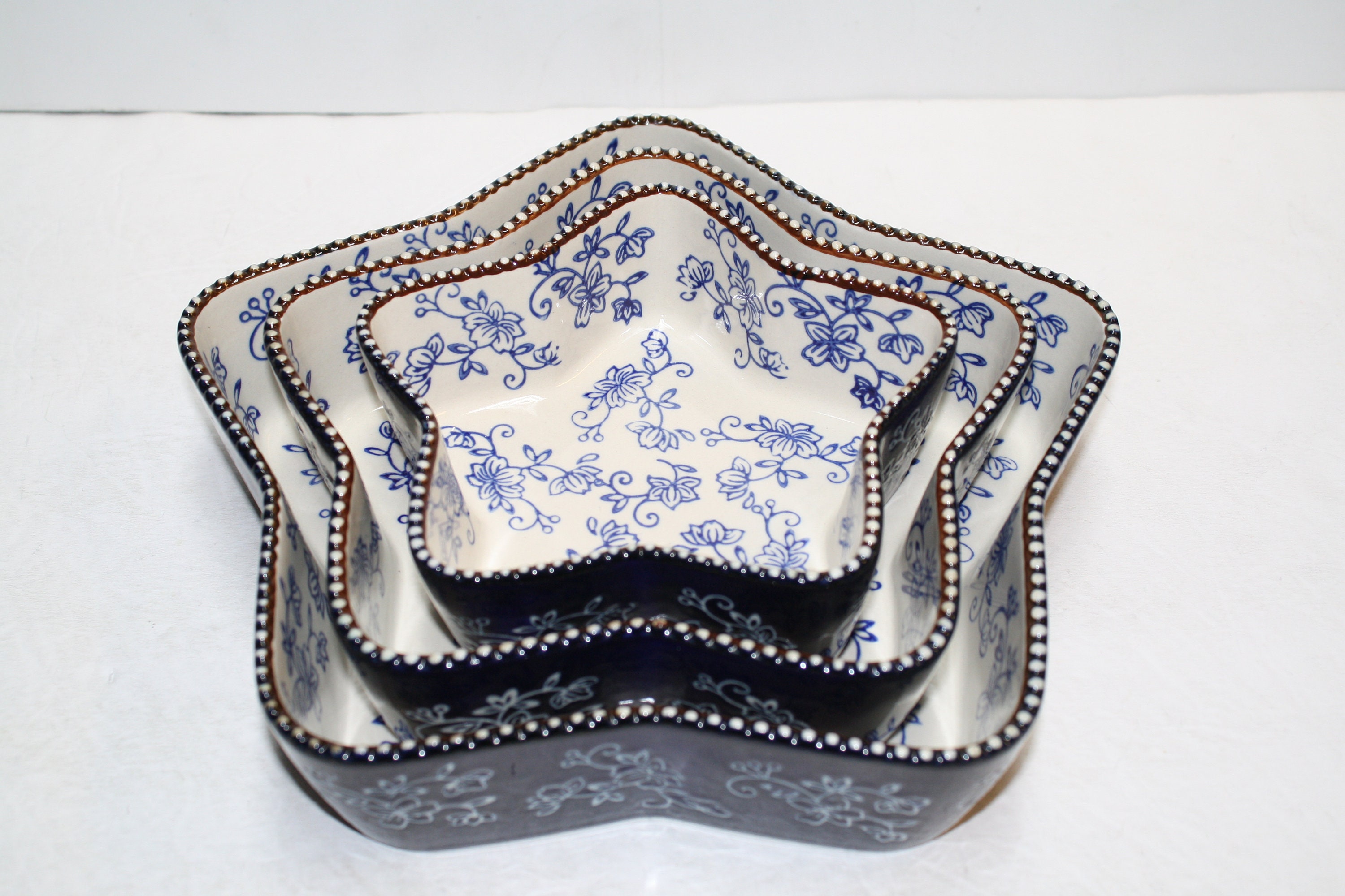 Temptations by Tara 'floral Lace' 3-star Nesting Cake Pans - Etsy
