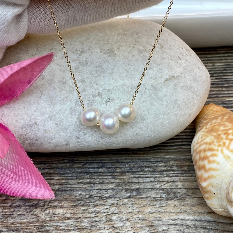 Three Pearl Necklace - Etsy