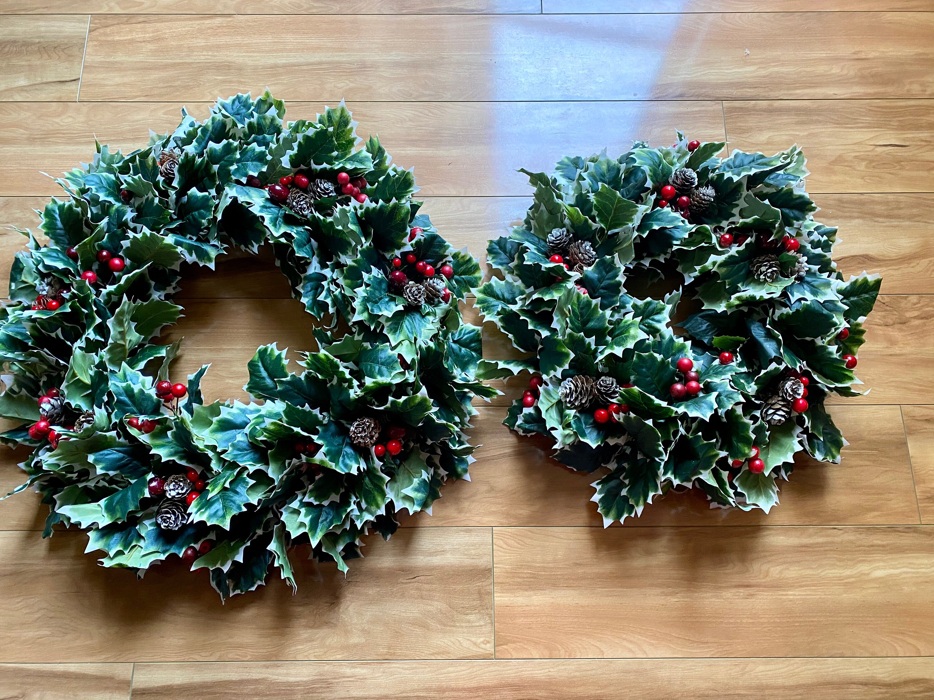 Holly Wreath/ Christmas Holly Wreath With Berries and Pinecones/winter ...