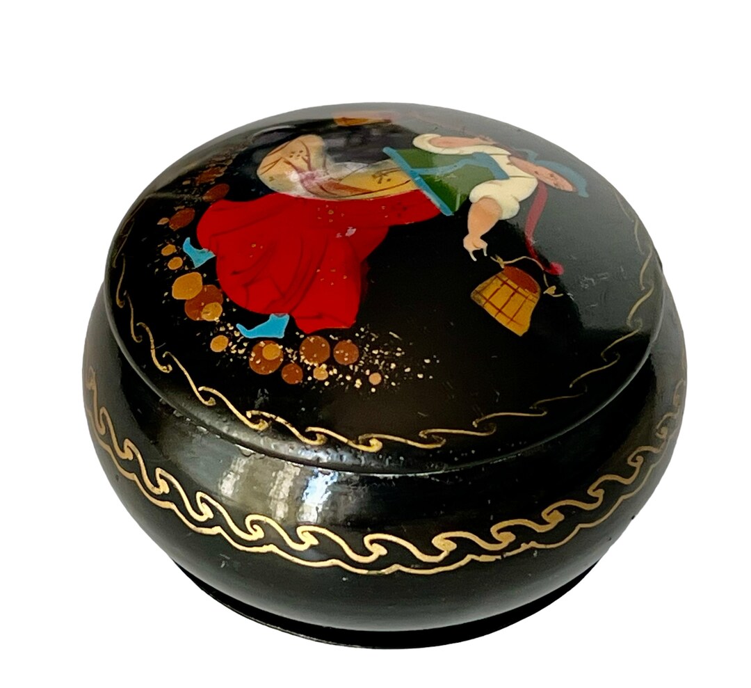 Vintage Tin Box With Hand Painted Milkmaid on the Lid - Etsy