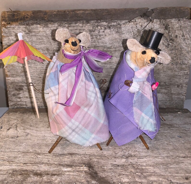 Primitive Spring Mouse - Etsy