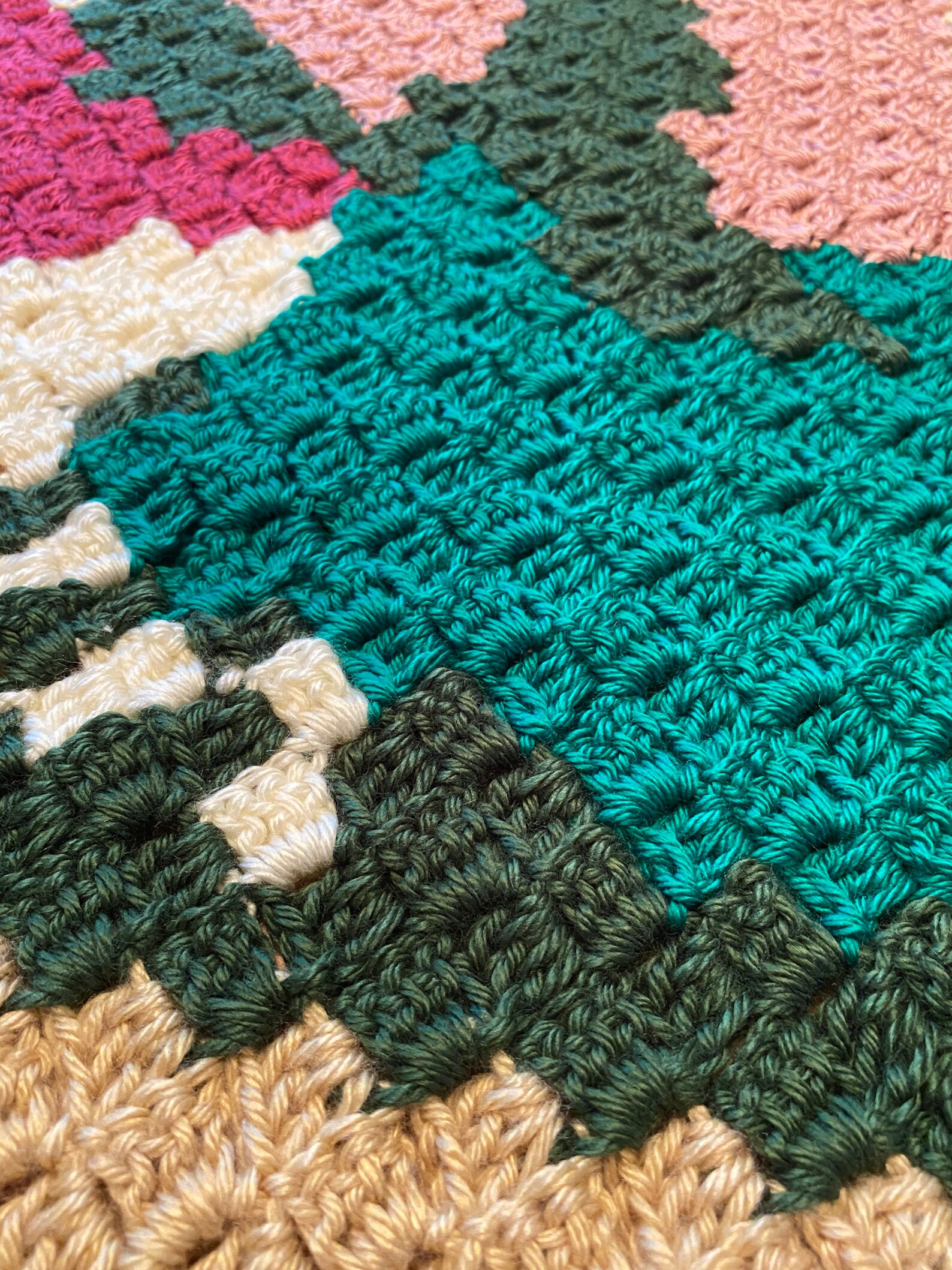 Hummingbird Graphgan C2C Crochet // Lap Throw Corner to Corner Crochet ...