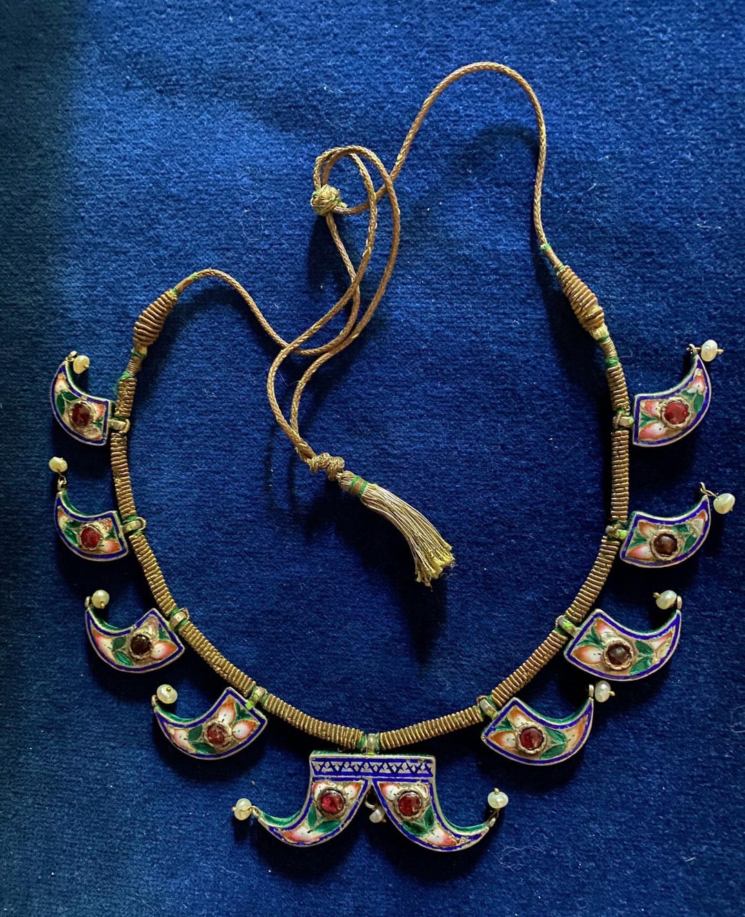 Antique Mughal Indian Necklace , Enamel and Silver, 45,9 Grams, Puli ...