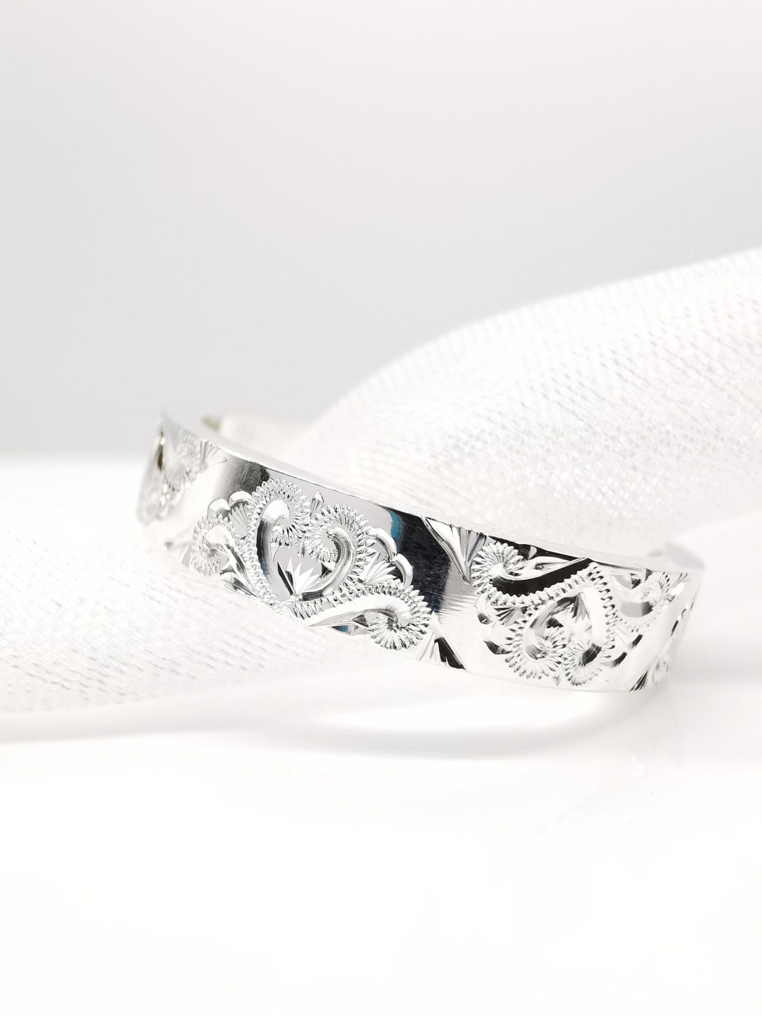 Briar - Heart Scroll Hand Engraved Ring 4mm Available in 950 Platinum ...