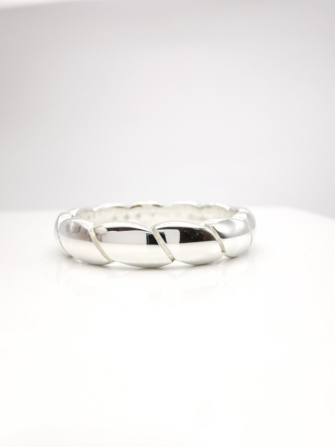 Fluted Design Hand Shaped Pattern Ring Available in 4mm Width, 950 ...