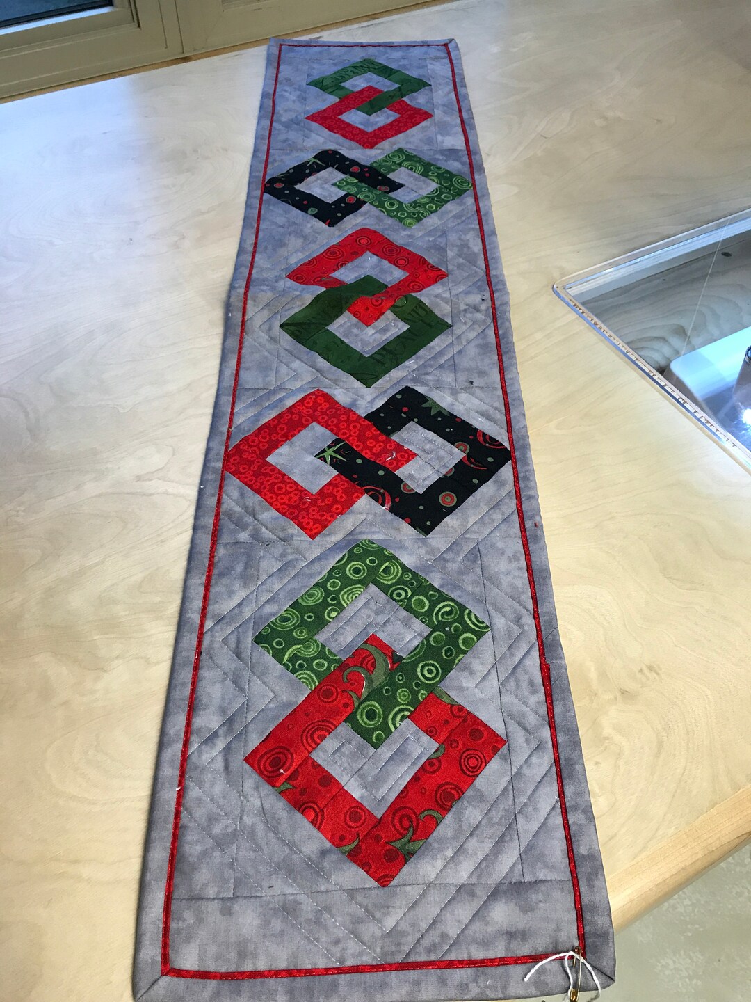 Interlocking Squares Christmas Table Runner - Etsy