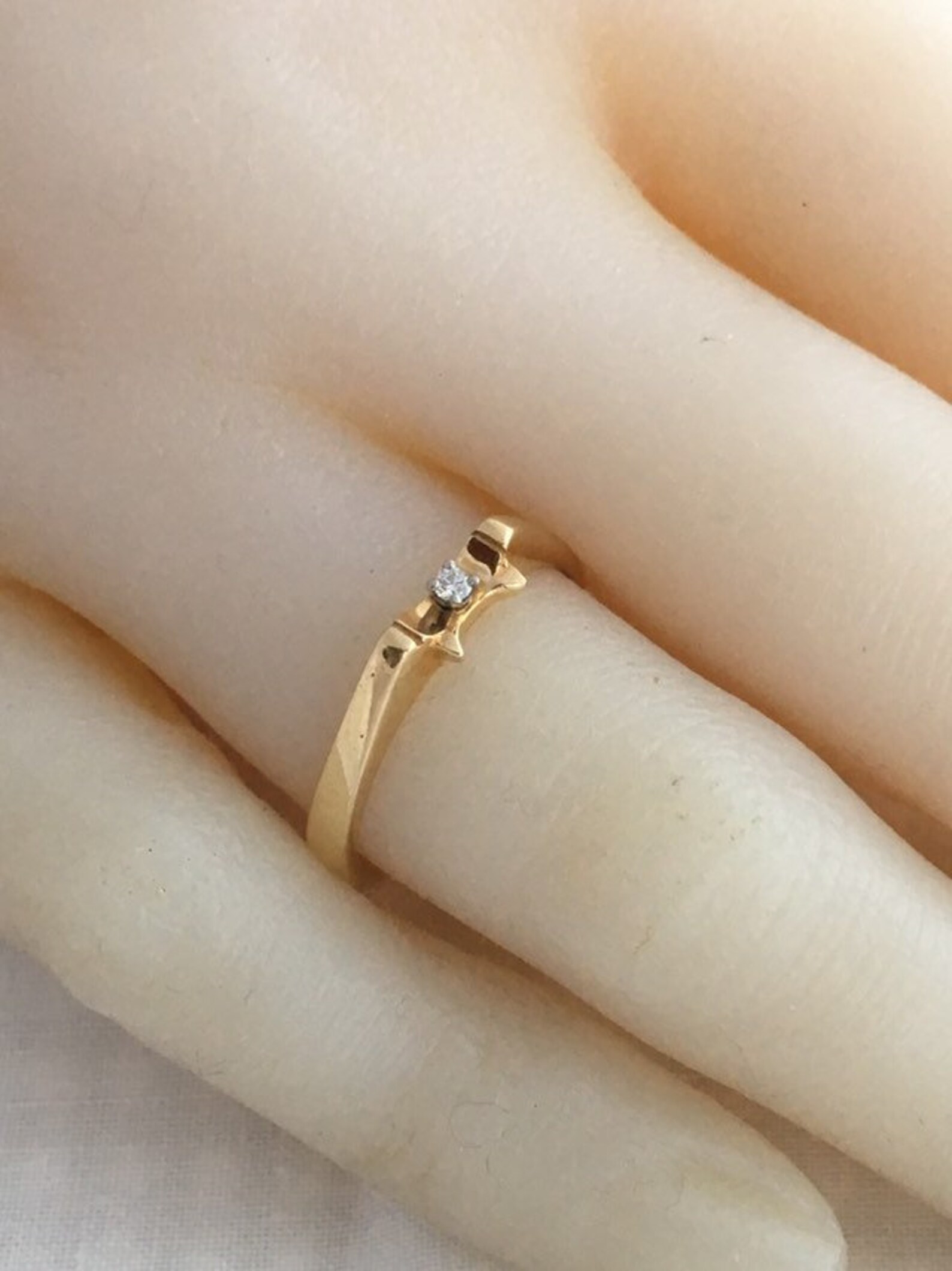 14K Gold Diamond Solitaire 0.03ct in a Bow Concave Design - Etsy