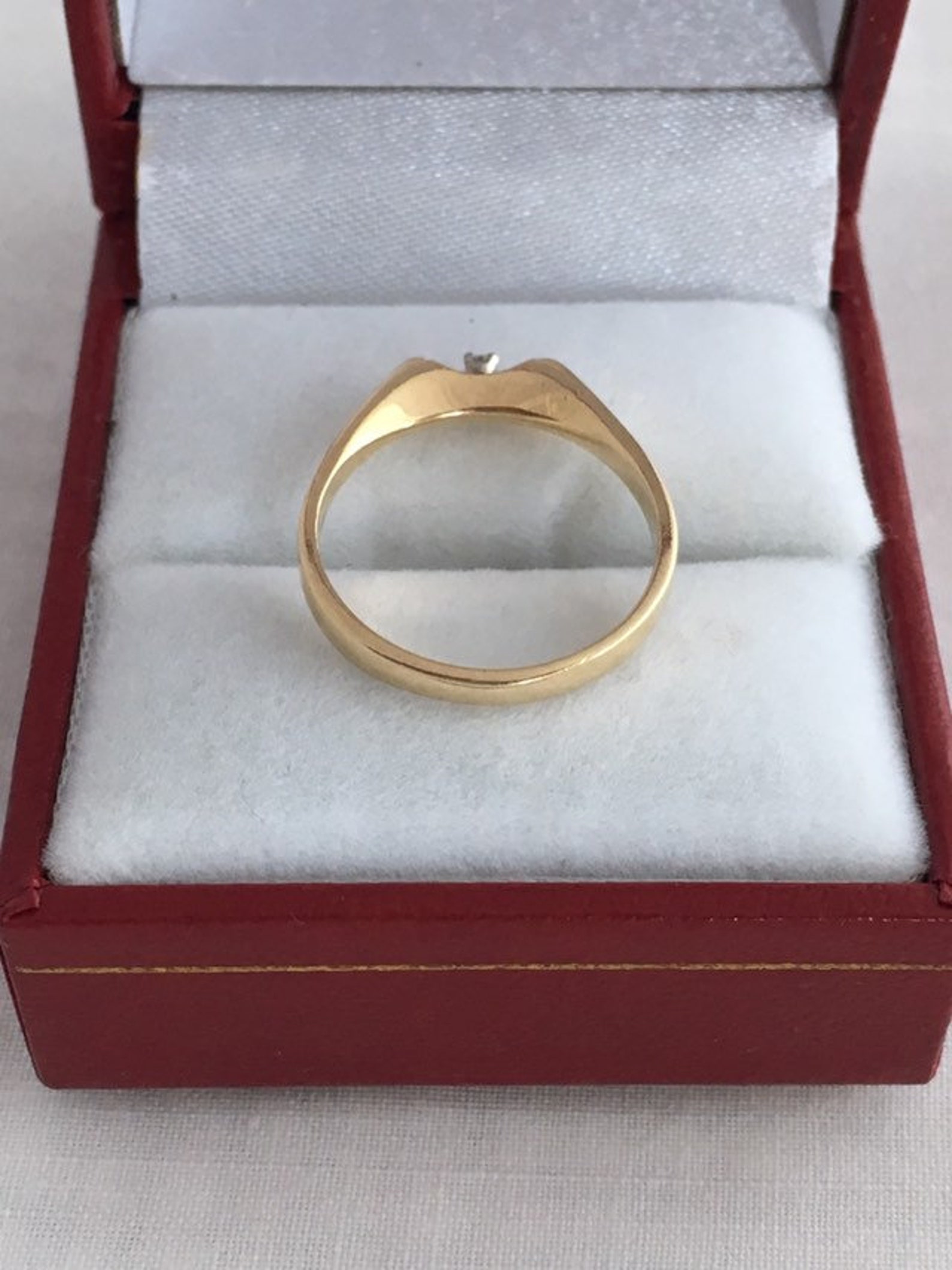 14K Gold Diamond Solitaire 0.03ct in a Bow Concave Design - Etsy