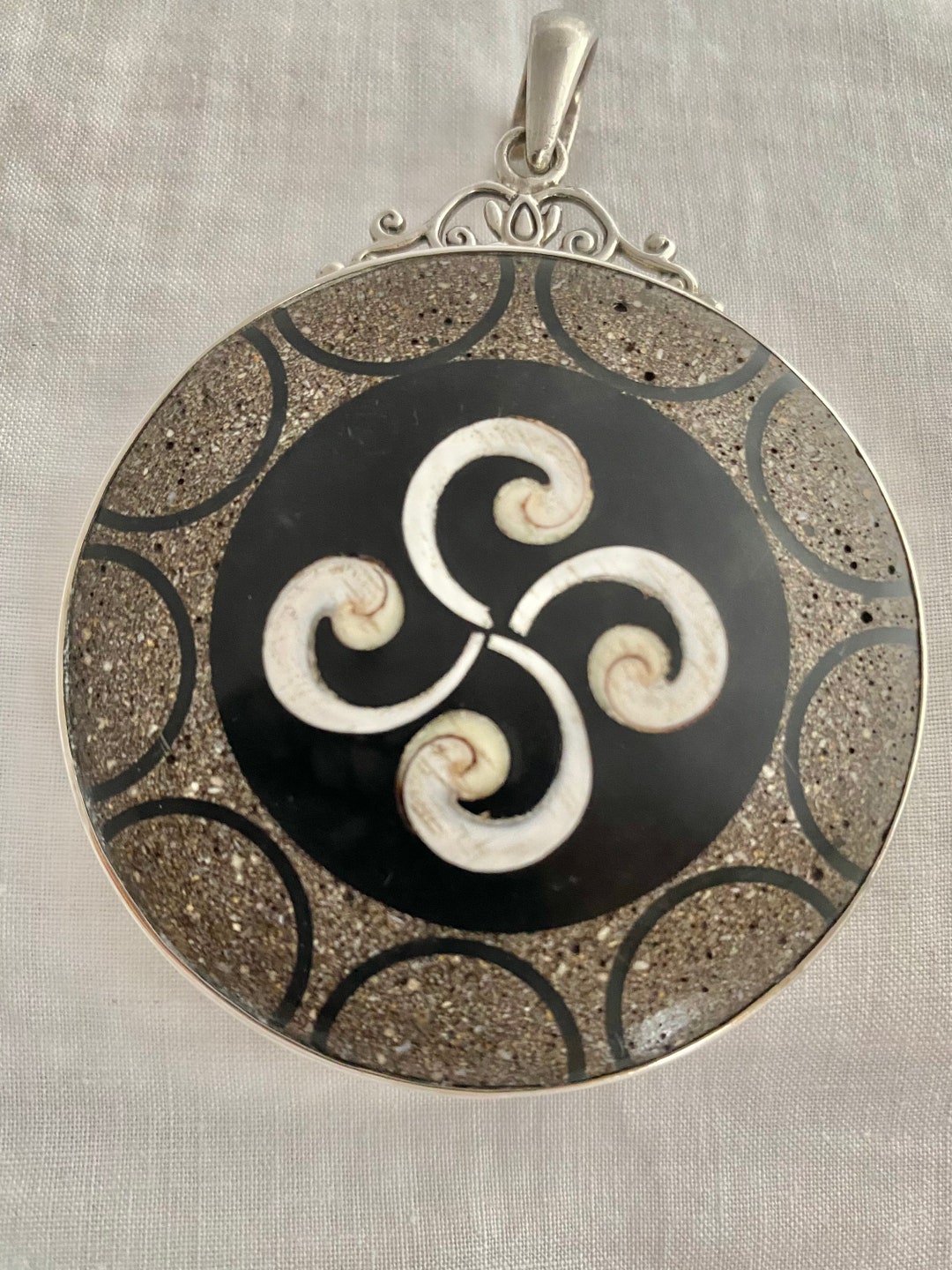 Couture Shiva Shell Inlay Black Brown Medallion Dome Fossilized Stone ...
