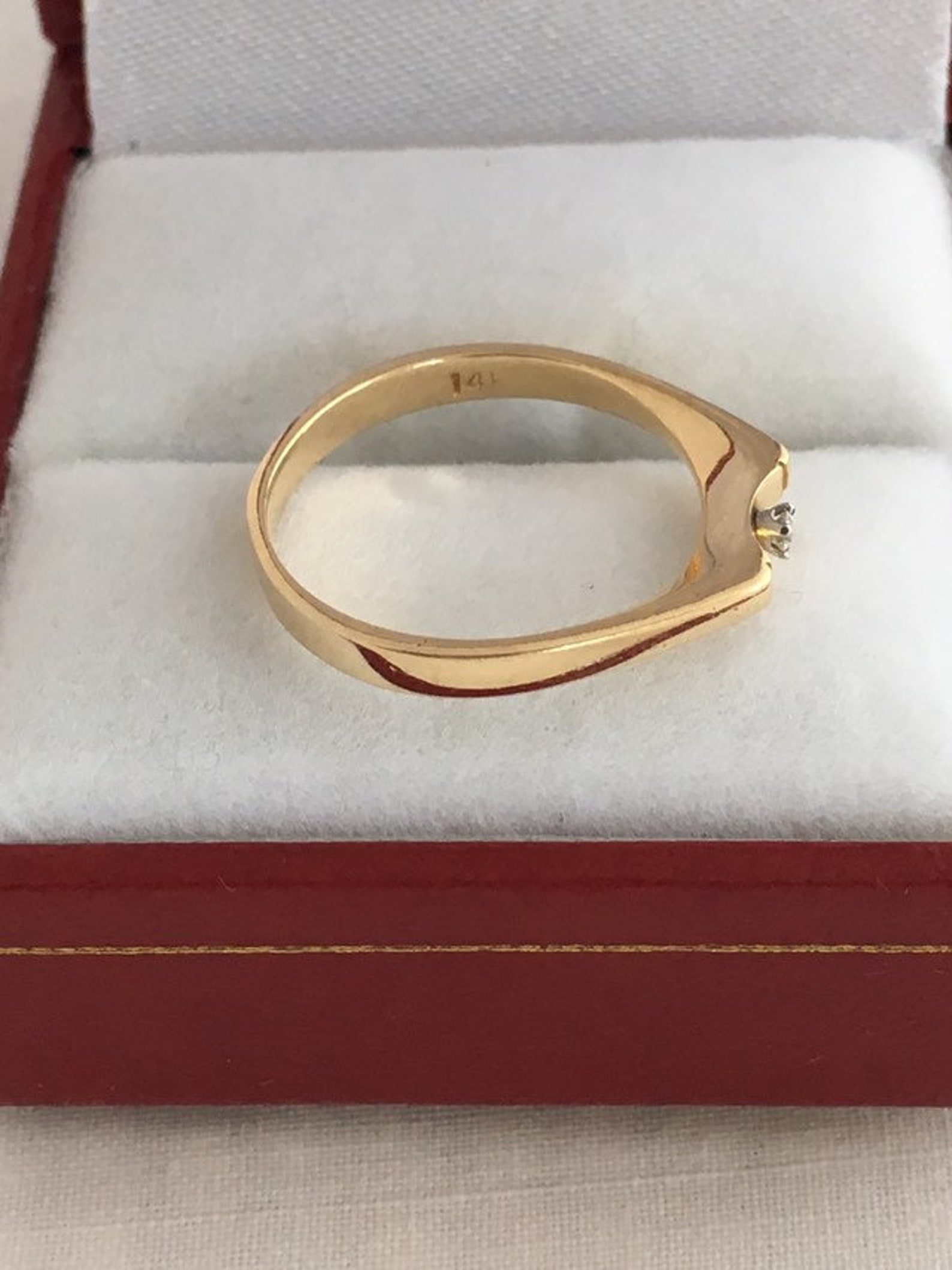 14K Gold Diamond Solitaire 0.03ct in a Bow Concave Design - Etsy