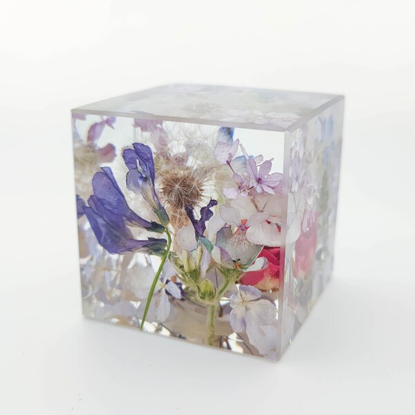 Resin Flower Lamp - Etsy