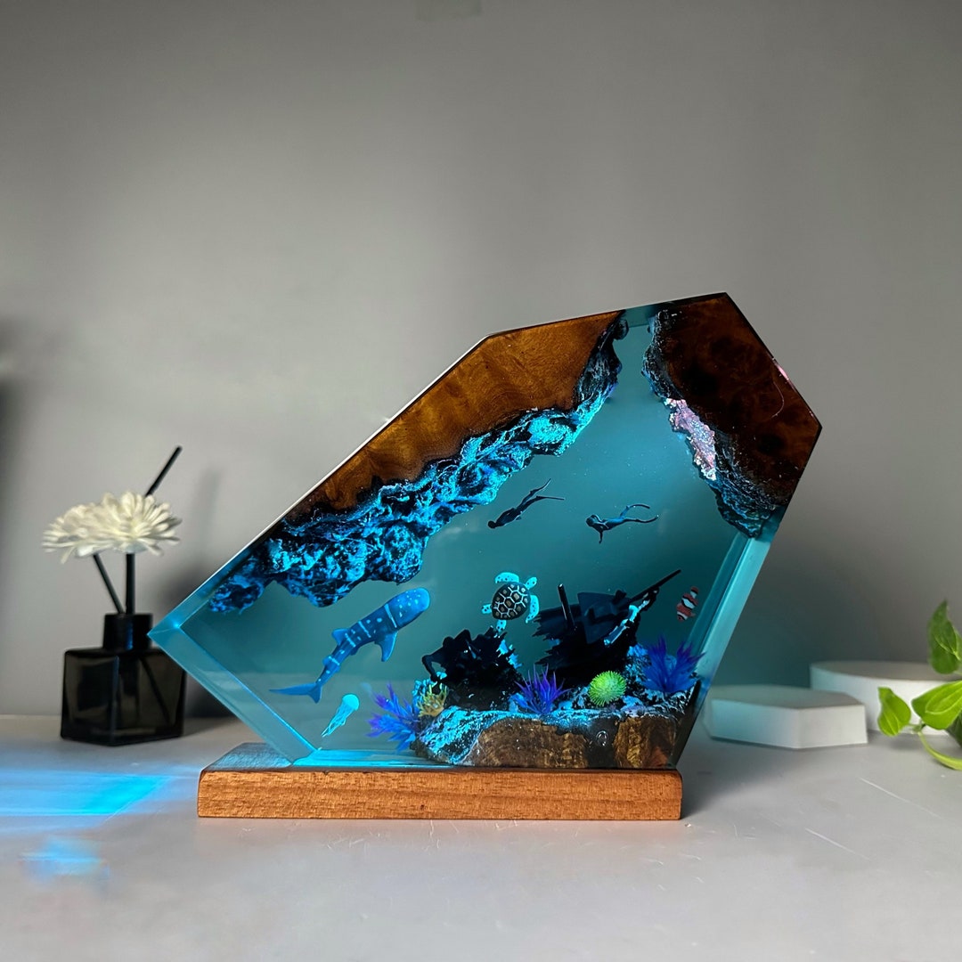 Epoxy Resin Ocean Lamp, Whale Shark and Couple Diver Night Light, Resin ...