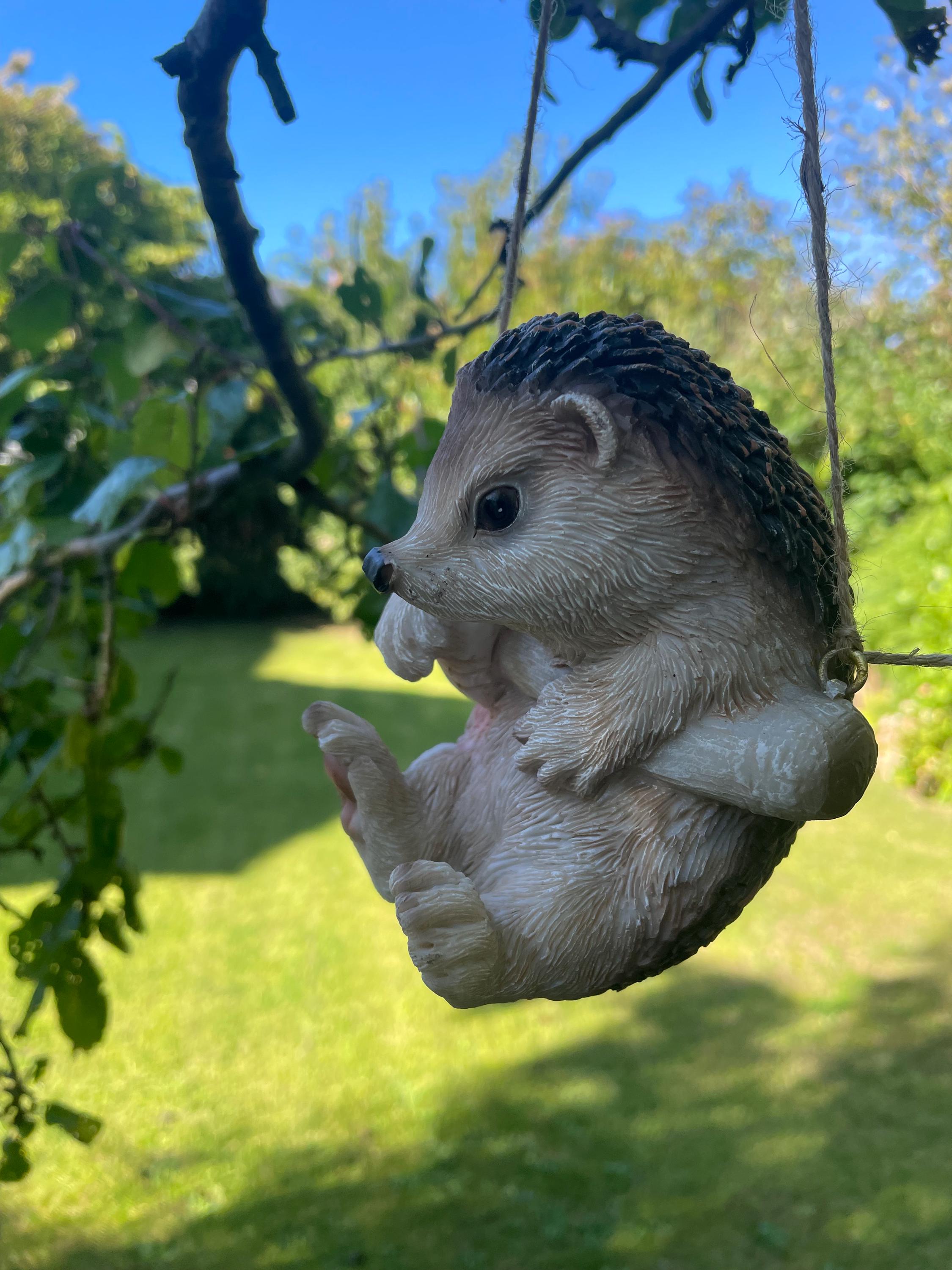 Cute Hanging Hedgehog Ornament, Outdoor Tree Hanging Garden Decoration ...