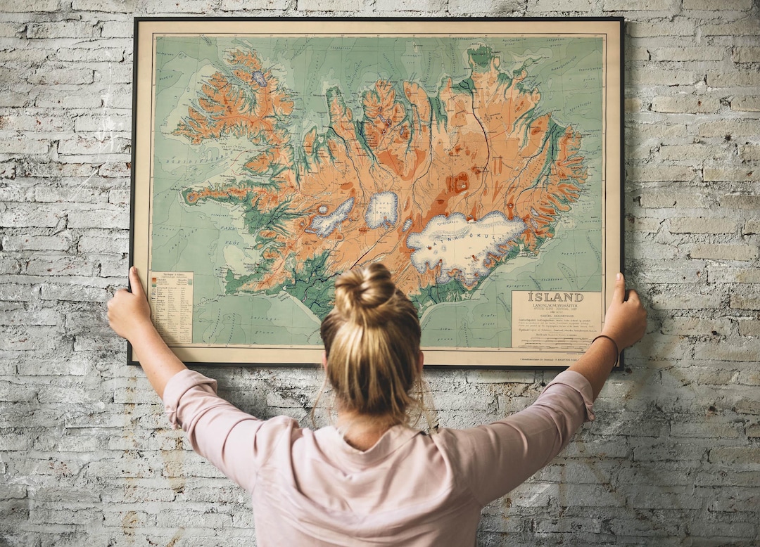 Topographic Map of Iceland by Samkvæmt E. Eirikssyni - Island ...