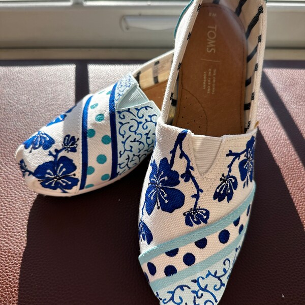 Custom Painted Toms - Etsy