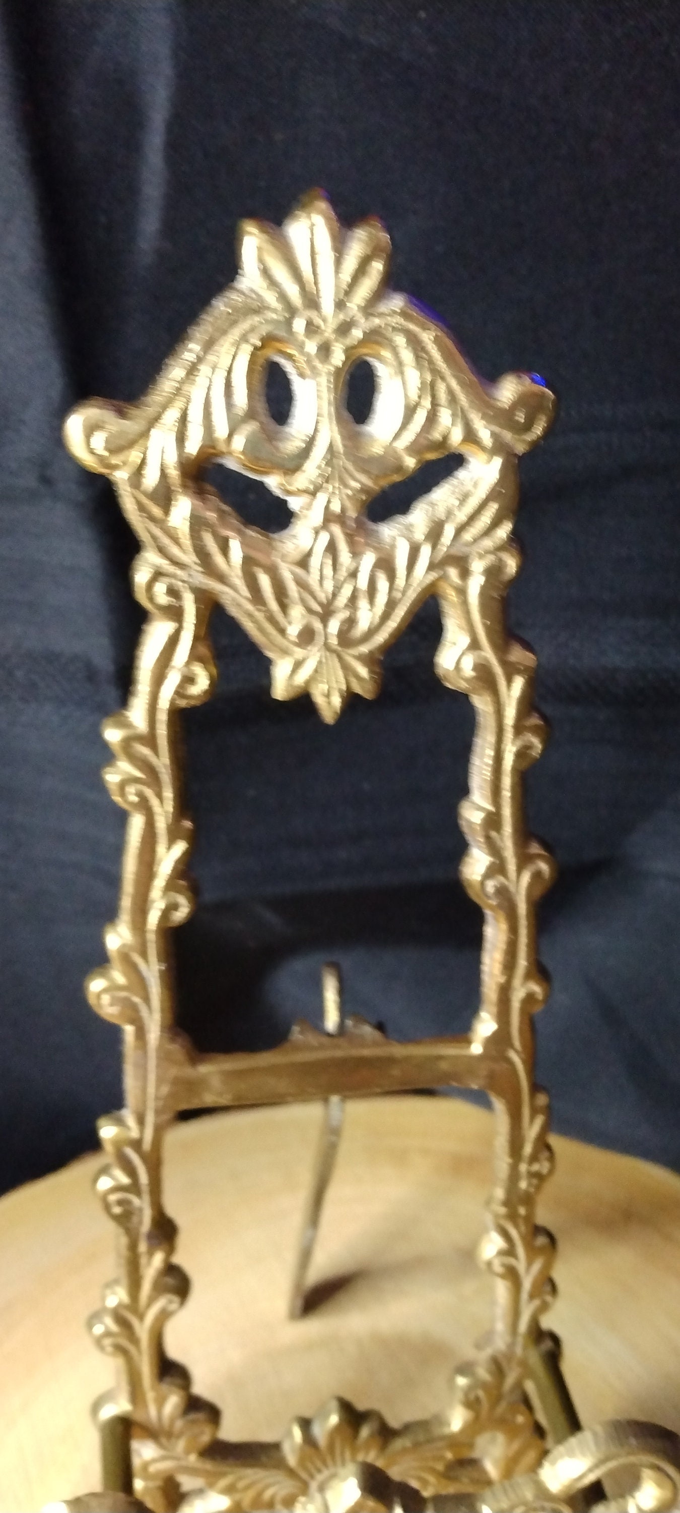 Vintage Solid Brass Frame Holder Easel Display Stand Ornate Brass Easel ...