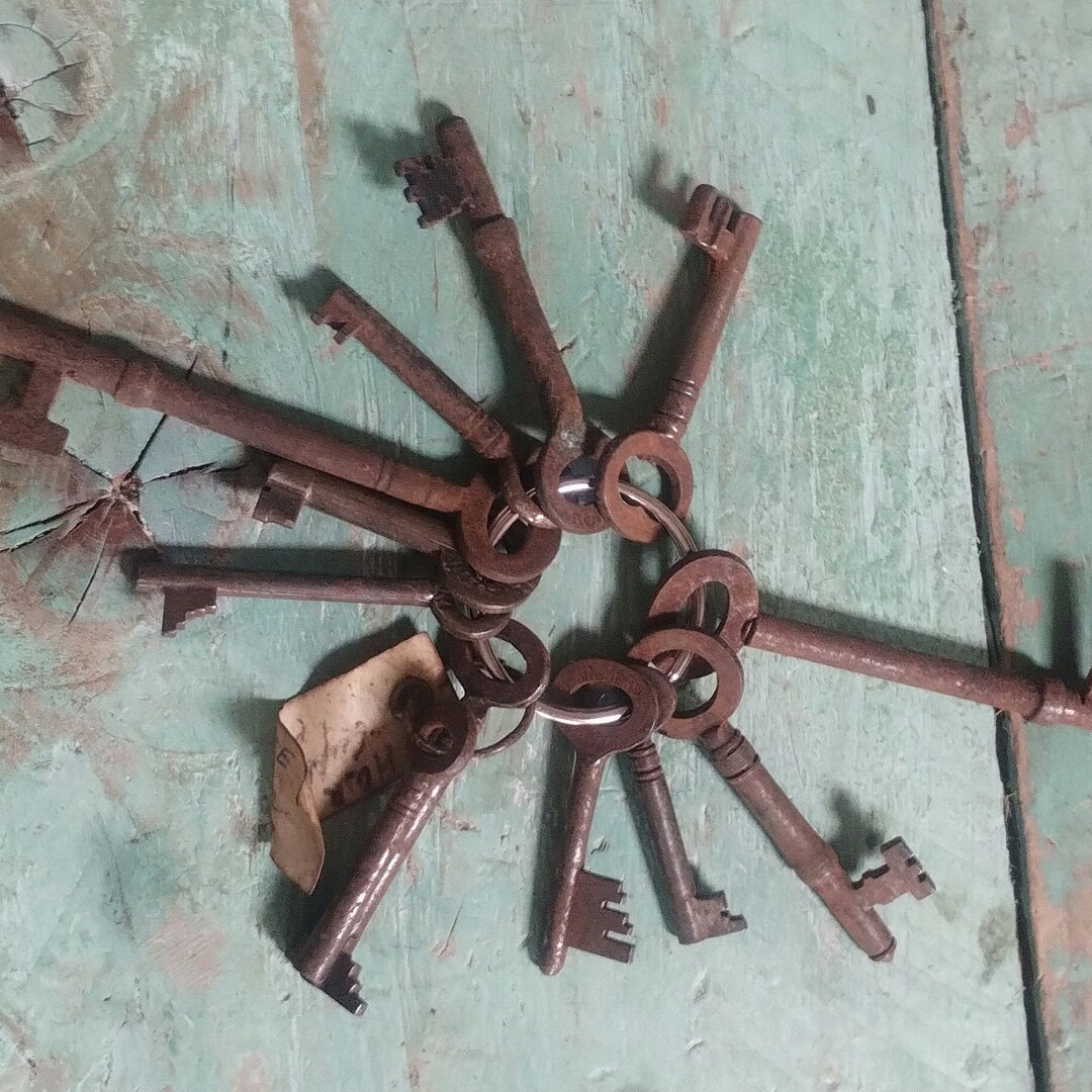 Antique Vintage Small Collection of Keys 12 Keys Collectable - Etsy UK