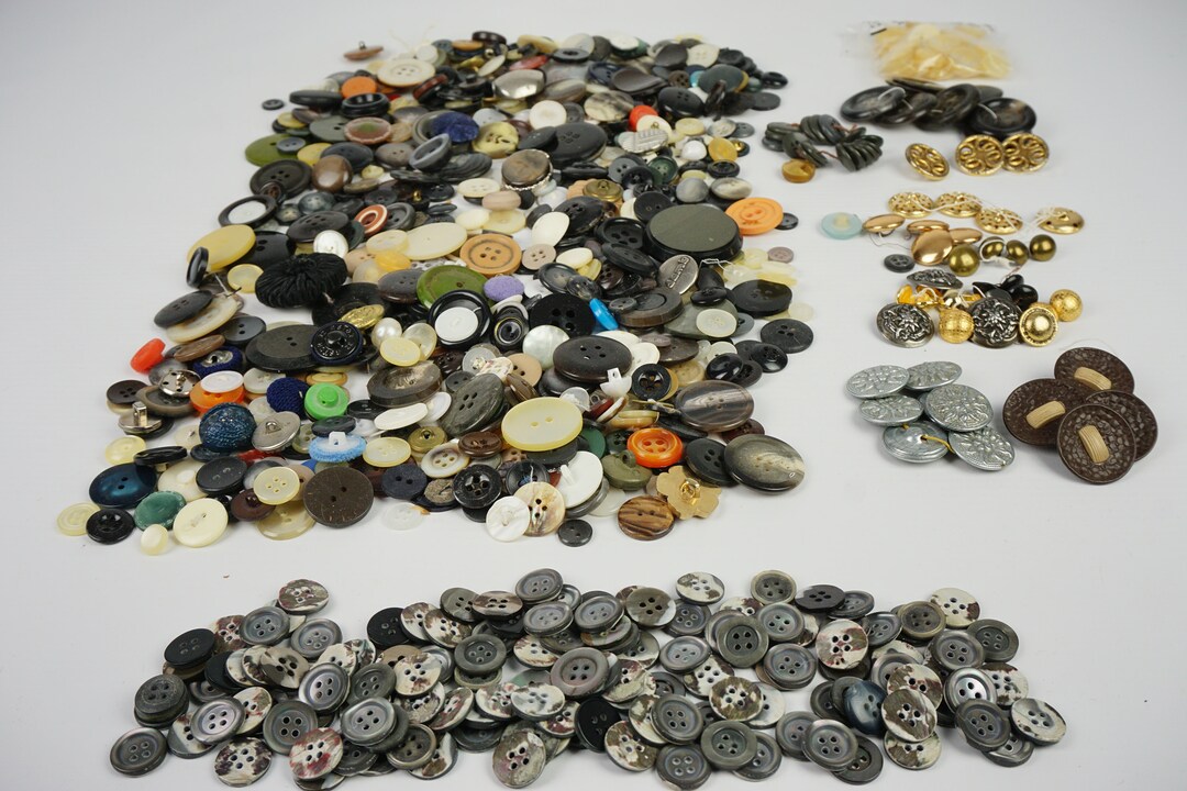 Lot of Over 500 Buttons Multicolor Buttons Set Rainbow - Etsy