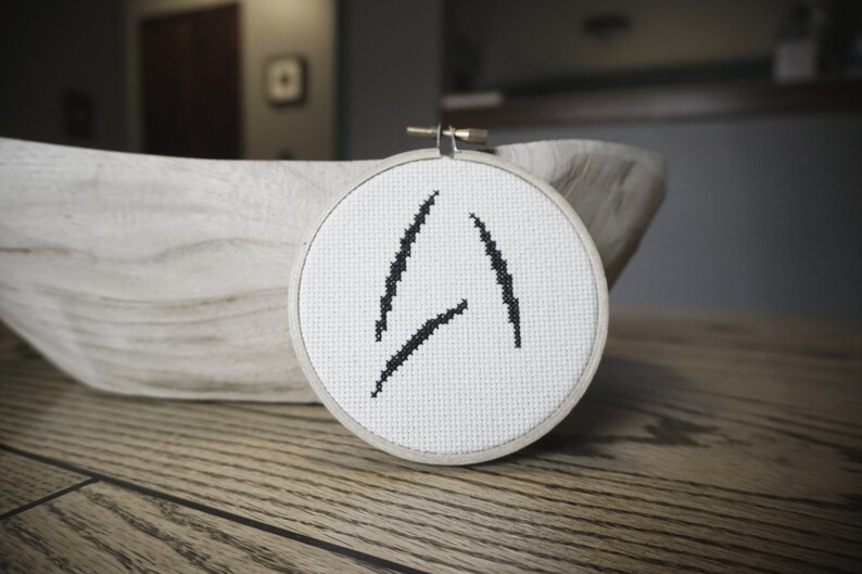 Minimalist Starfleet Insignia Cross Stitch Pattern - INSTANT DOWNLOAD ...
