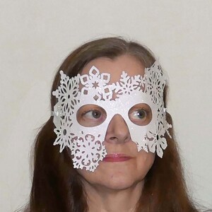 White Glitter Vinyl Snowflake Mask - Etsy