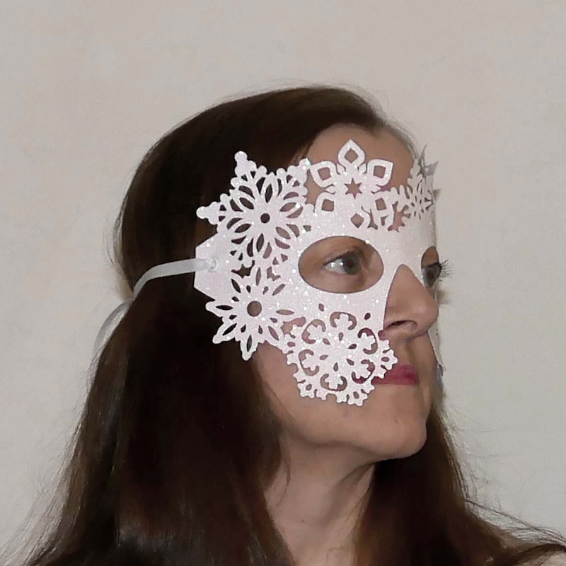 Snowflake Mask - Etsy