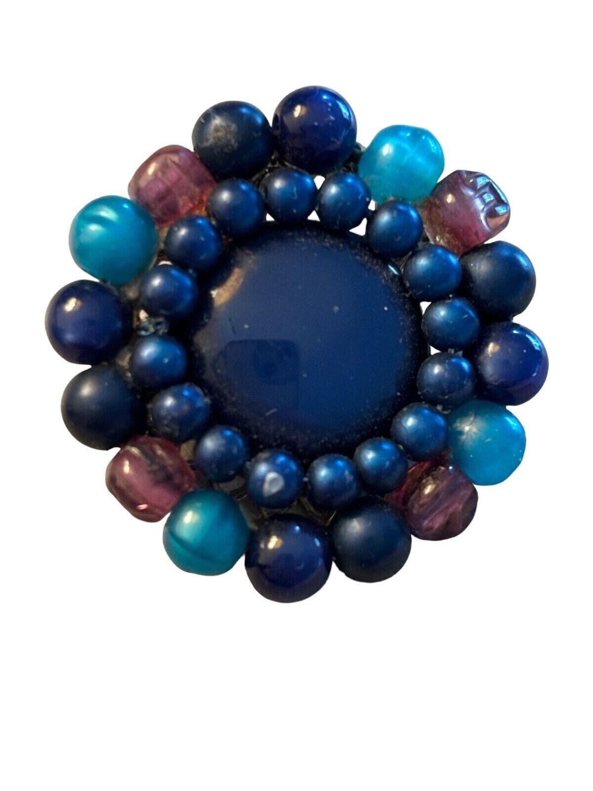 Vintage Pair of Karu Arke Inc Beaded Lucite Clip-on Earrings 1.25 ...