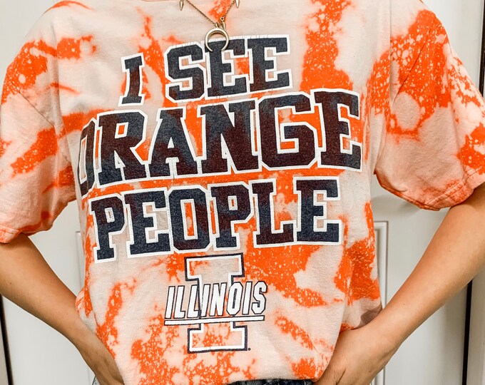 University of Illinois T-shirt // Illini Tee // Bleached T-shirt ...