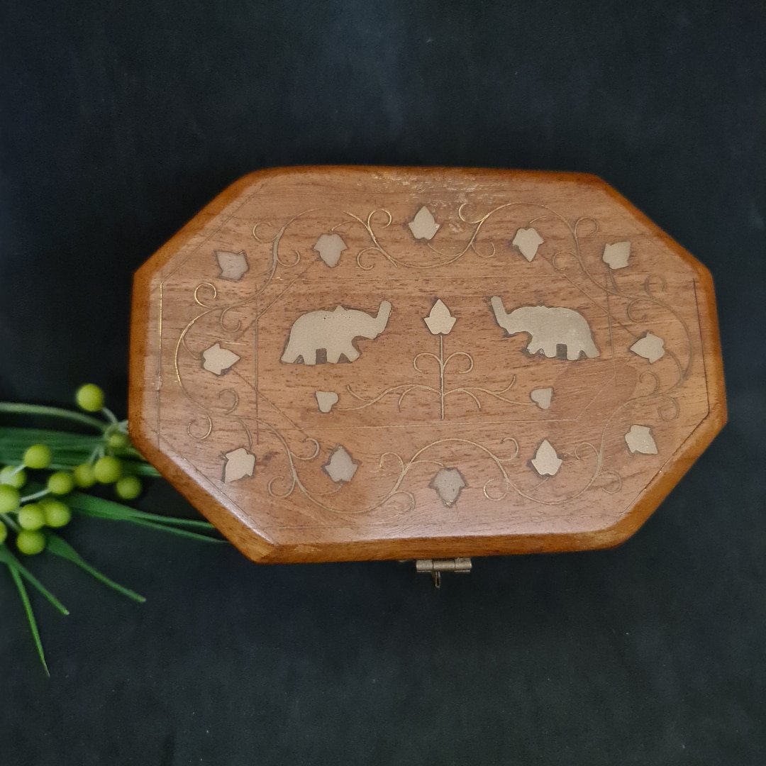 Timber Mid Century Box, Vintage Trinket Lidded Box, Hand Carved Wood ...