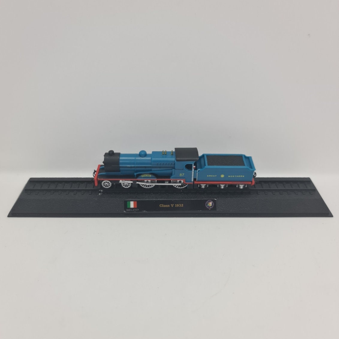Model Train Locomotives of the World Collection Amercom Die Cast Models ...